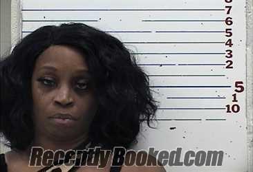 Recent Booking / Mugshot for TAMMY RENEE THOMAS in Comanche County ...