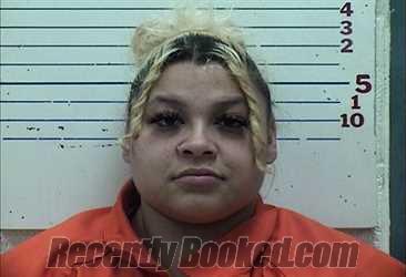Recent Booking / Mugshot for JASMINE LYNNE GUZMAN in Comanche County ...