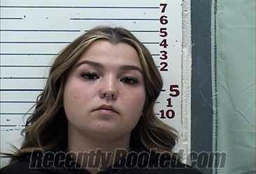 Recent Booking / Mugshot for KAYLA NICOLE GOODEN in Comanche County ...