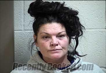 Recent Booking / Mugshot for ALESHA NICOLE BRUCE in Pottawatomie County ...
