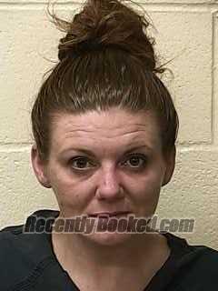 Recent Booking / Mugshot for KAYLA CAMILLE ELKINS in Josephine County ...