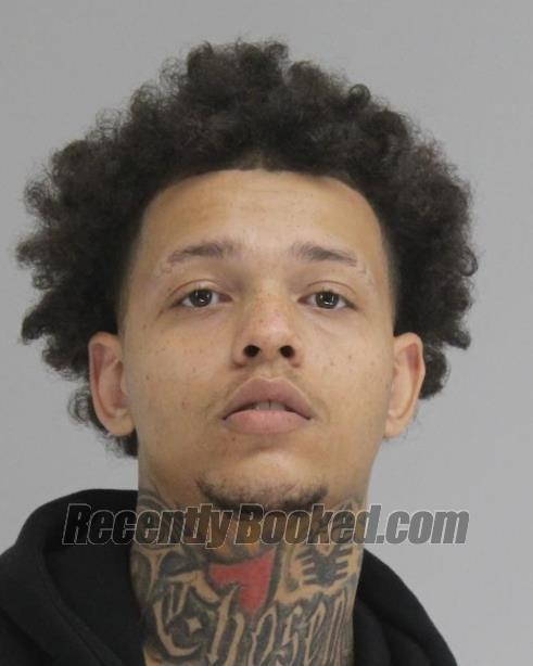 Recent Booking / Mugshot for LASHAUN WARREN in Dallas County, Texas