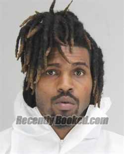 Recent Booking / Mugshot for QUINTRAVIOUS ROBERTSON in Dallas County, Texas