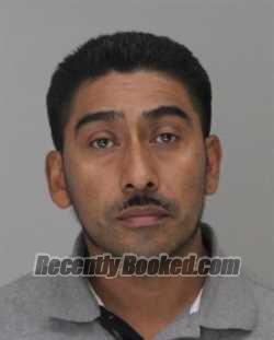 Recent Booking / Mugshot for OSCAR LARIN in Dallas County, Texas