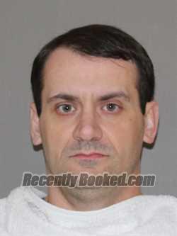 Recent Booking / Mugshot for Dustin R Davis in Denton County, Texas