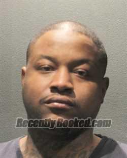 Recent Booking / Mugshot for TAIVAUGHN SYLVIN MOORE in Arlington County, Virginia