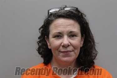 Recent Booking / Mugshot for Wendi Michelle Cross in Buchanan County ...