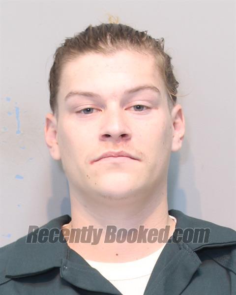 Recent Booking / Mugshot for DYLAN THOMAS LACY in Charles City County ...