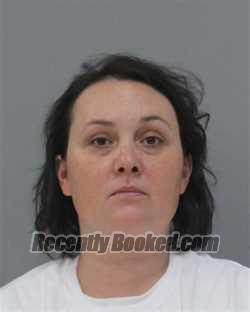 Recent Booking / Mugshot for CANDICE MICHELLE JONES in Charles City ...