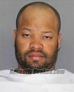 Recent Booking / Mugshot for DONOVAN JAMAL KELLY in Ellis County, Texas