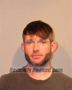 Recent Booking / Mugshot for Travis Brandon Mullins in Dickenson County ...