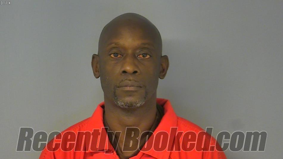 Recent Booking / Mugshot for VINCE ALLEN VEASLEY in James City County ...