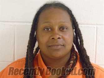 Recent Booking / Mugshot for SHAVON ANTOINETTE CHEATHAM in Richmond ...