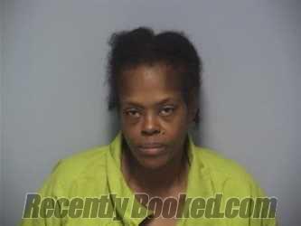 Recent Booking / Mugshot for YVETTE RUSHELLE CALHOUN in Roanoke County ...
