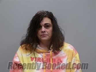 Recent Booking / Mugshot for Lakin Danielle Garrett in Scott County ...
