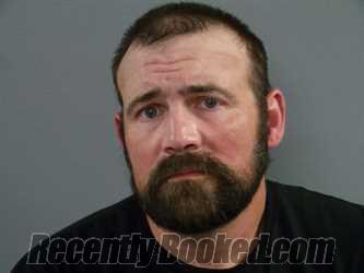 Recent Booking / Mugshot for Travis Wayne Perry in Scott County, Virginia