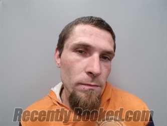 Recent Booking / Mugshot for Victor Junior Thomas in Smyth County, Virginia