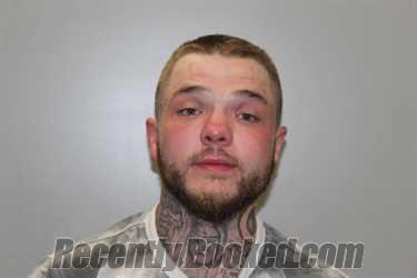 Recent Booking / Mugshot for Nicholas Alexander Davis in Tazewell ...