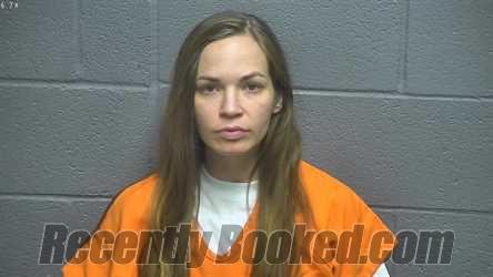 Recent Booking / Mugshot for ASHLEY NICHOLE CORNWELL in Warren County ...