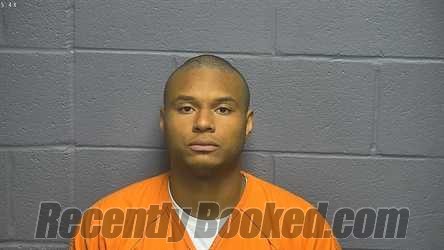Recent Booking / Mugshot for DONOVAN EUGENE PORTER in Warren County ...