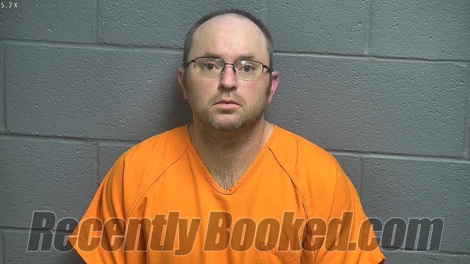 Recent Booking / Mugshot for DAVID AARON THOMPSON in Warren County ...