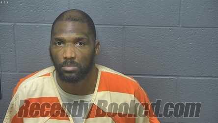 Recent Booking / Mugshot for DAWAUN RAMEL WASHINGTON in Warren County ...