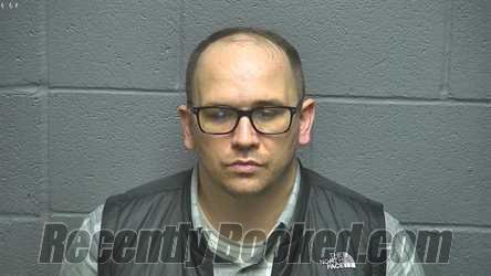 Recent Booking / Mugshot for JUSTIN MICHAEL LEMAY in Warren County ...