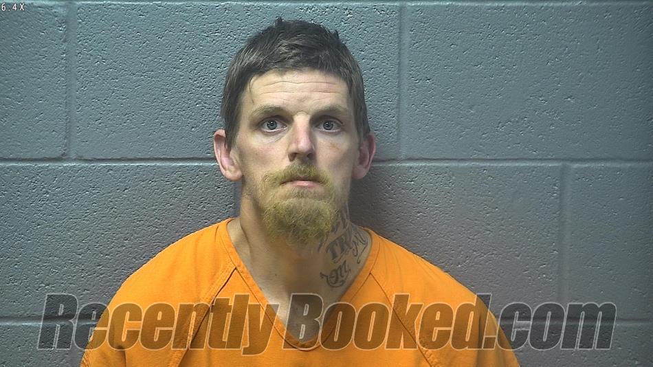 Recent Booking / Mugshot for MATTHEW JOSEPH EMBREY in Warren County ...