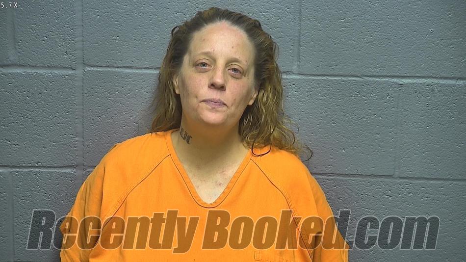 Recent Booking / Mugshot for STACEY LYNN GRADY in Warren County, Virginia