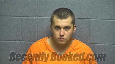Recent Booking / Mugshot for SHANE NATHANIEL SISK in Warren County ...