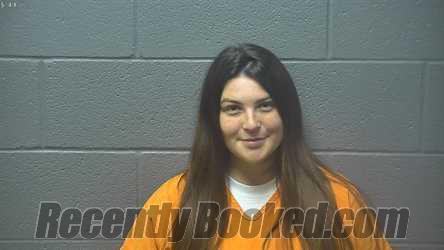 Recent Booking / Mugshot for TAYLOR Marie ROBERTS in Warren County ...