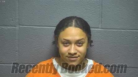 Recent Booking / Mugshot for ZOEY CHARLEIGH SUZANNA MYERS in Warren ...