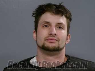 Recent Booking / Mugshot for Derek Scott Crabtree in Wise County, Virginia