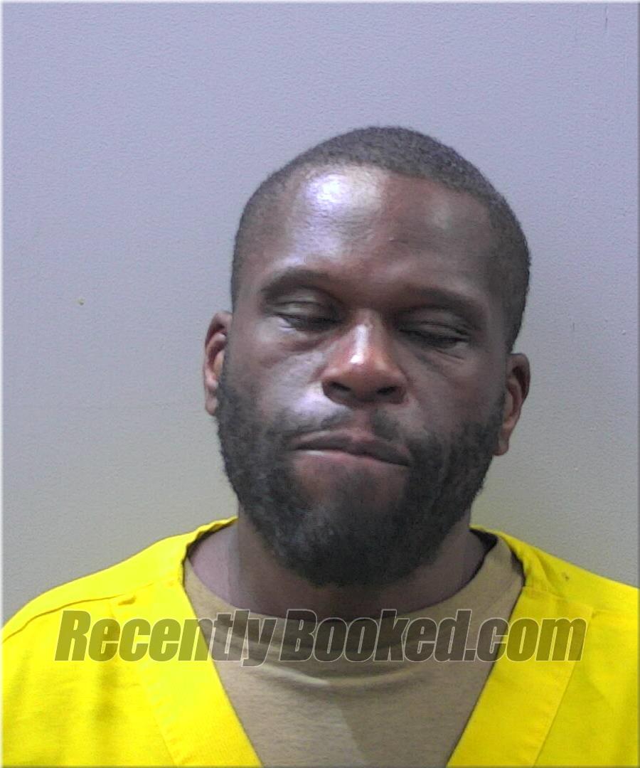 Recent Booking / Mugshot for Delon Grady in Milwaukee County, Wisconsin