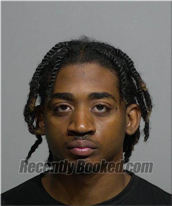 Recent Booking / Mugshot for Isaiah Bowling in Milwaukee County, Wisconsin