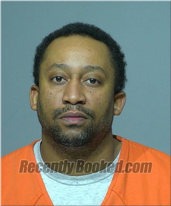 Recent Booking / Mugshot for Taurean White in Milwaukee County, Wisconsin