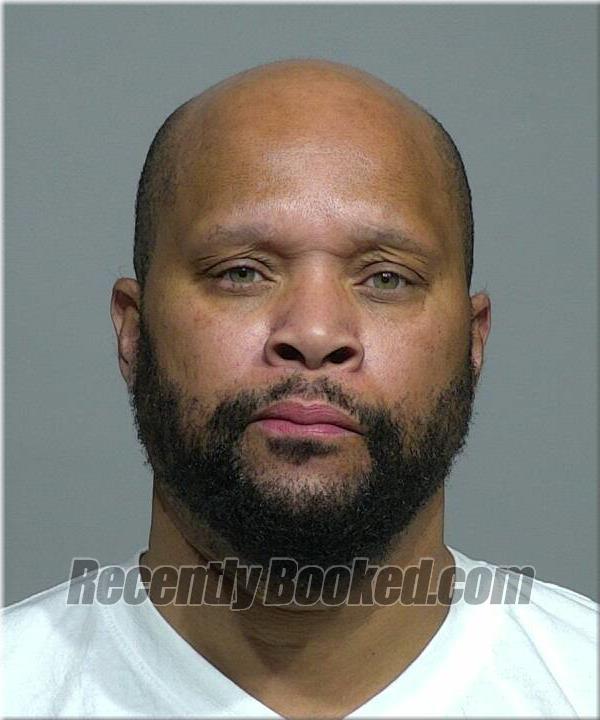Recent Booking / Mugshot for Troche Love in Milwaukee County, Wisconsin