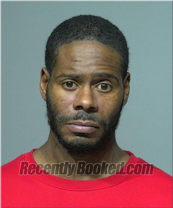 Recent Booking / Mugshot for Johnny Lee in Milwaukee County, Wisconsin