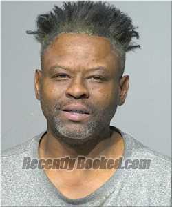 Recent Booking / Mugshot for Alonzo Brown in Milwaukee County, Wisconsin