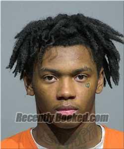 Recent Booking / Mugshot for Dashawndrick Perry in Milwaukee County ...