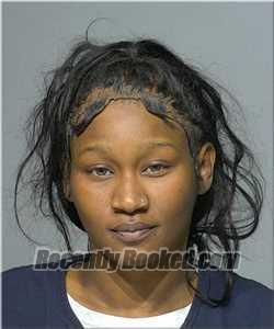 Recent Booking / Mugshot for Shakera Washington in Milwaukee County ...
