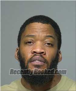 Recent Booking / Mugshot for Quintin Davis in Milwaukee County, Wisconsin