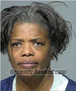 Recent Booking / Mugshot for Raina Davis in Milwaukee County, Wisconsin