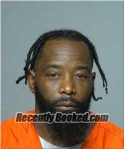 Recent Booking / Mugshot for Dontrae Henning in Milwaukee County, Wisconsin