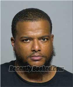 Recent Booking / Mugshot for Isaiah Washington in Milwaukee County ...