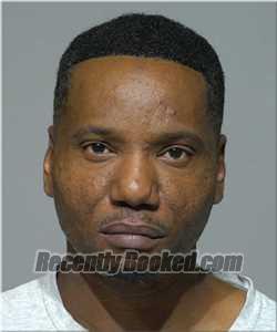 Recent Booking / Mugshot for Donovan Sanders in Milwaukee County, Wisconsin