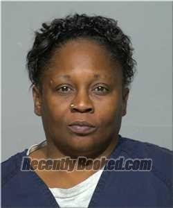 Recent Booking / Mugshot for Lisa Wallace in Milwaukee County, Wisconsin