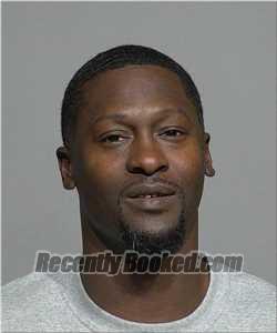 Recent Booking / Mugshot for Carlos Manns in Milwaukee County, Wisconsin