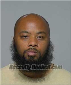 Recent Booking / Mugshot for Aaron Davis in Milwaukee County, Wisconsin