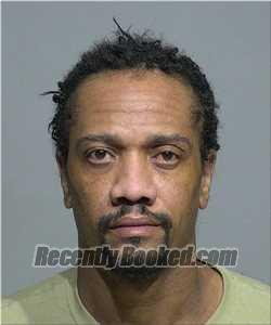 Recent Booking / Mugshot for Laron Perry in Milwaukee County, Wisconsin